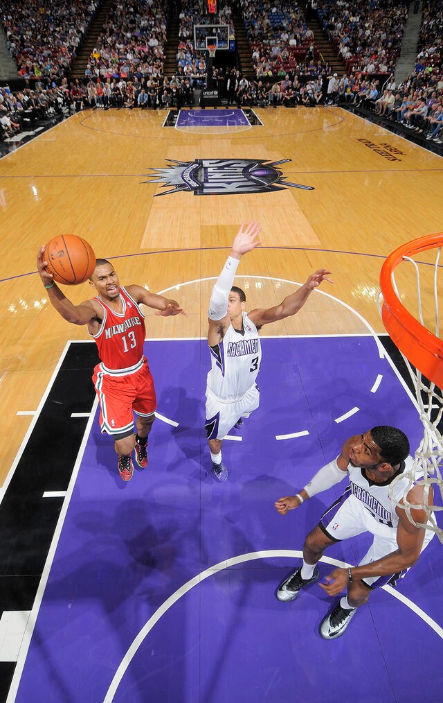 2013-14 Rewind: Ramon Sessions Photo Gallery | NBA.com