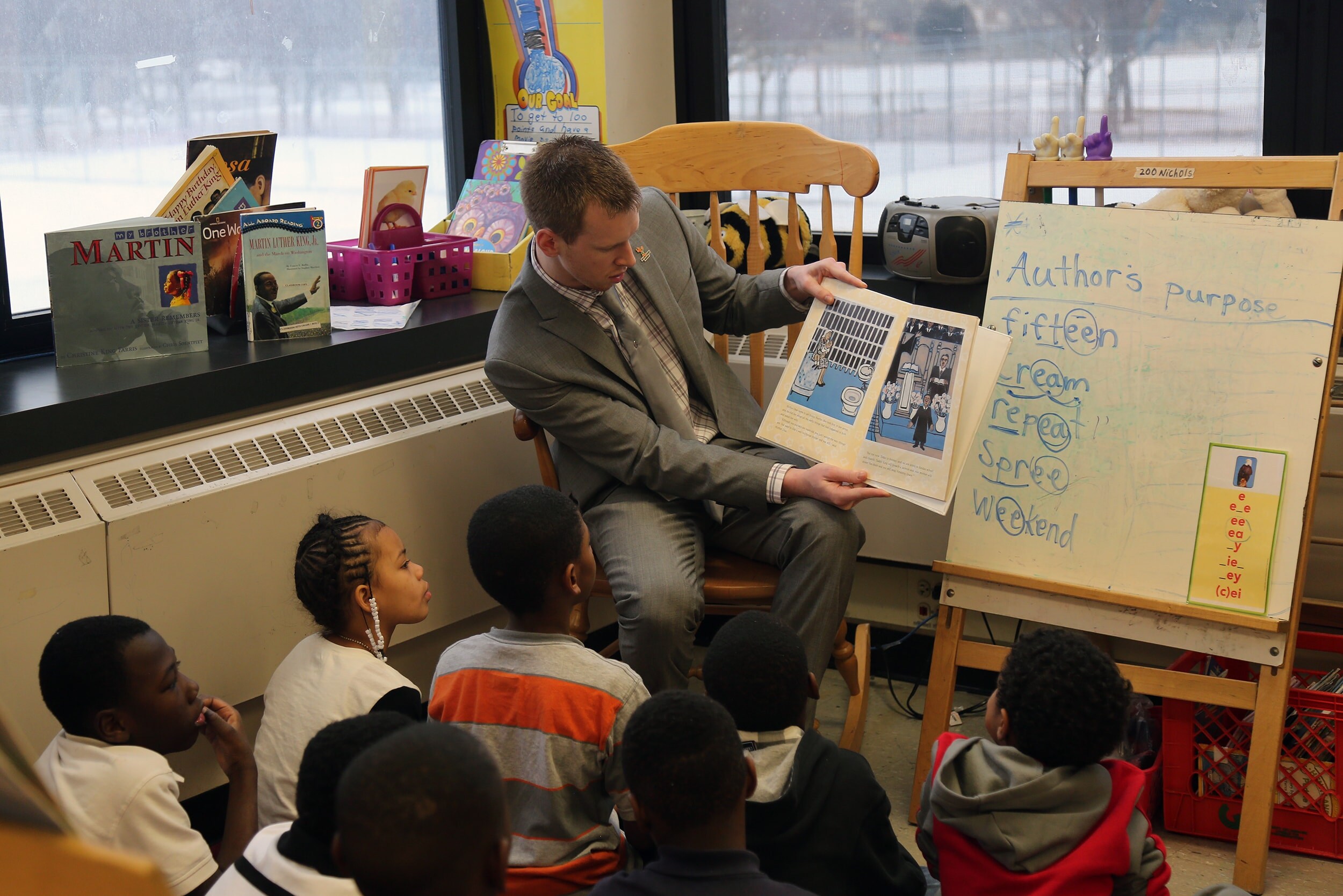 Bucks Commemorate Dr. King with Day of Reading Photo Gallery | NBA.com