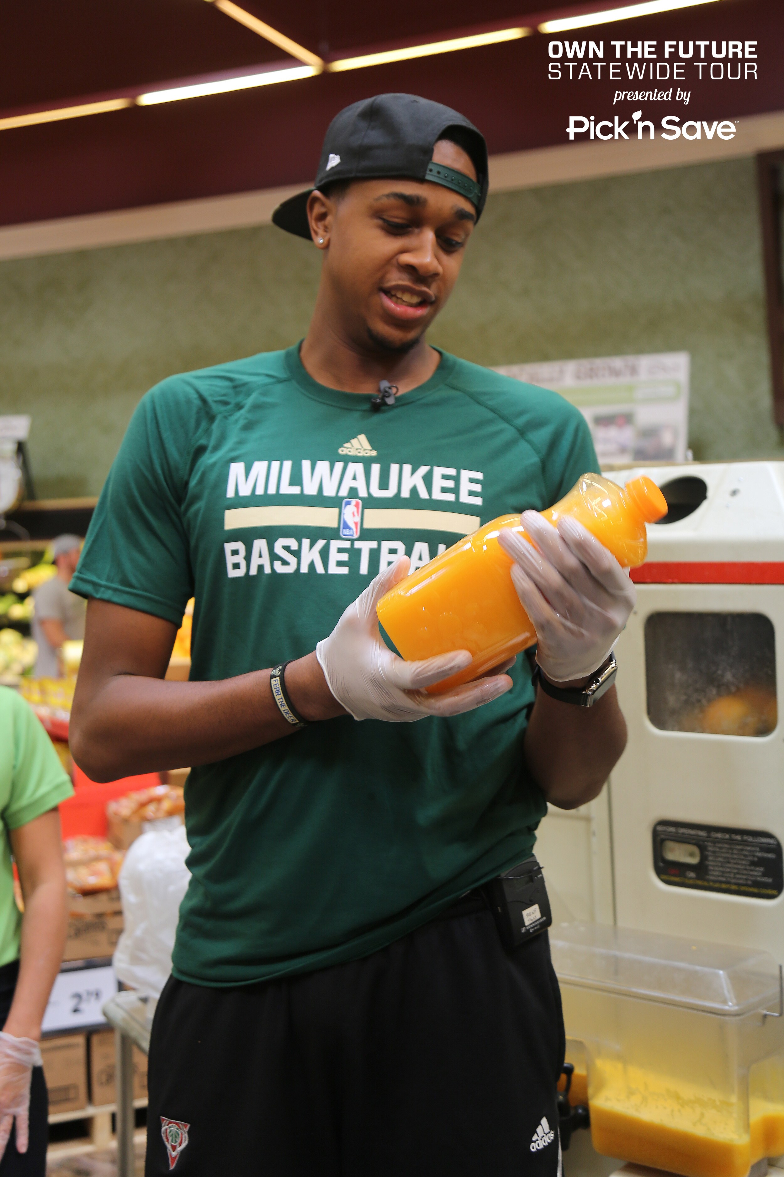 Bucks Statewide Tour Hits Copps For Snacks and Fun | Milwaukee Bucks