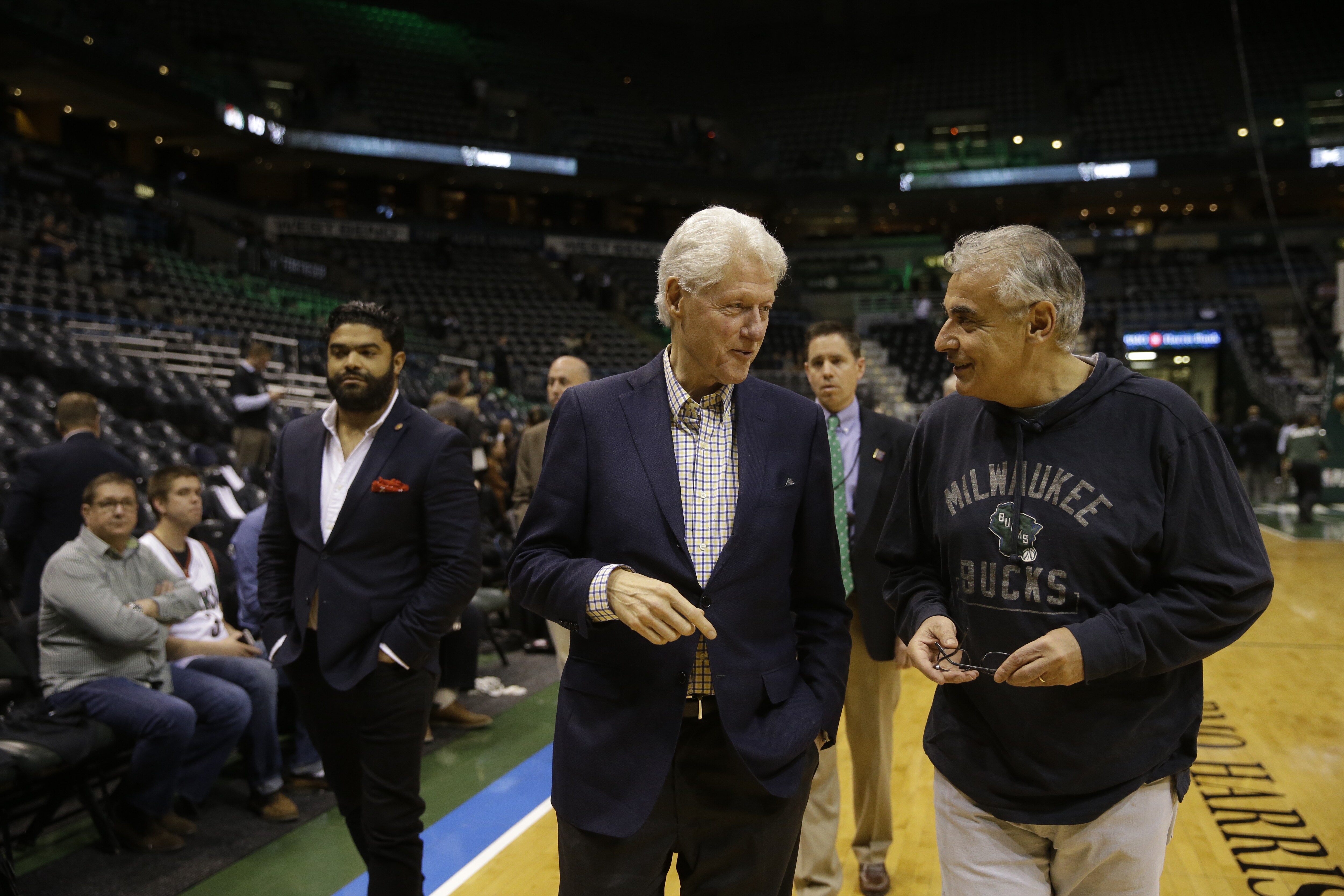 President Clinton Visits Milwaukee For Game Six Photo Gallery | NBA.com