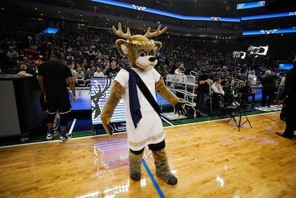 In Photos: Bucks Host Greek Night | Milwaukee Bucks