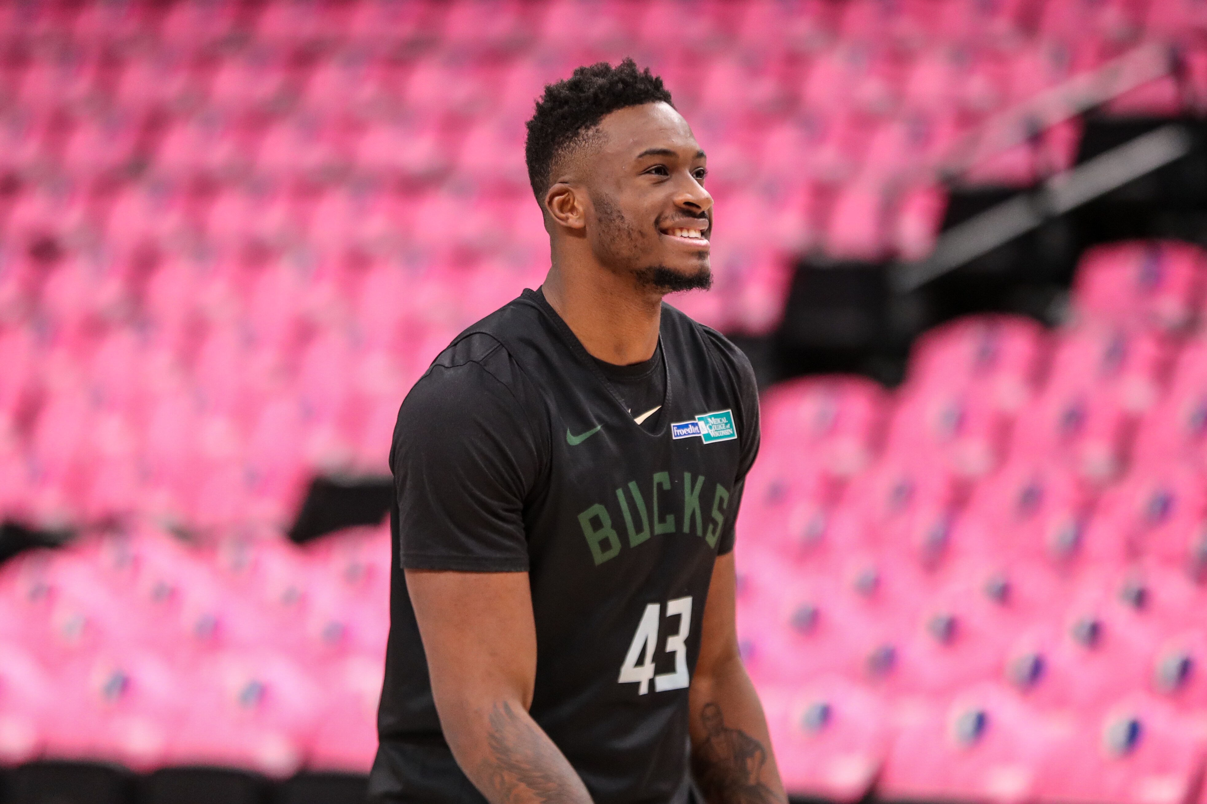 All-Access: Bucks Prepare For Mavs In Dallas Photo Gallery | NBA.com