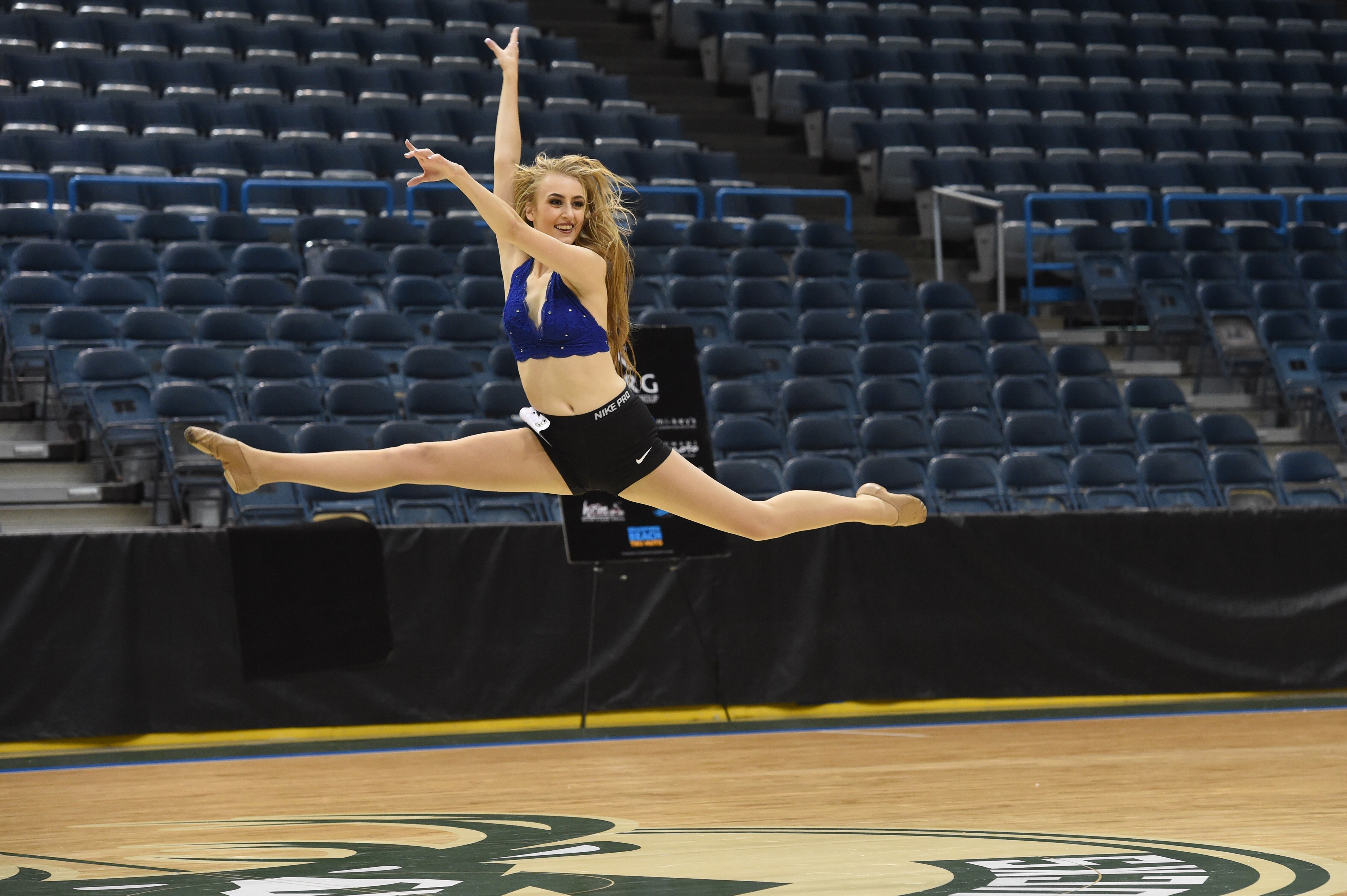 Milwaukee Bucks Dancers Auditions - Day 2 Photo Gallery | NBA.com