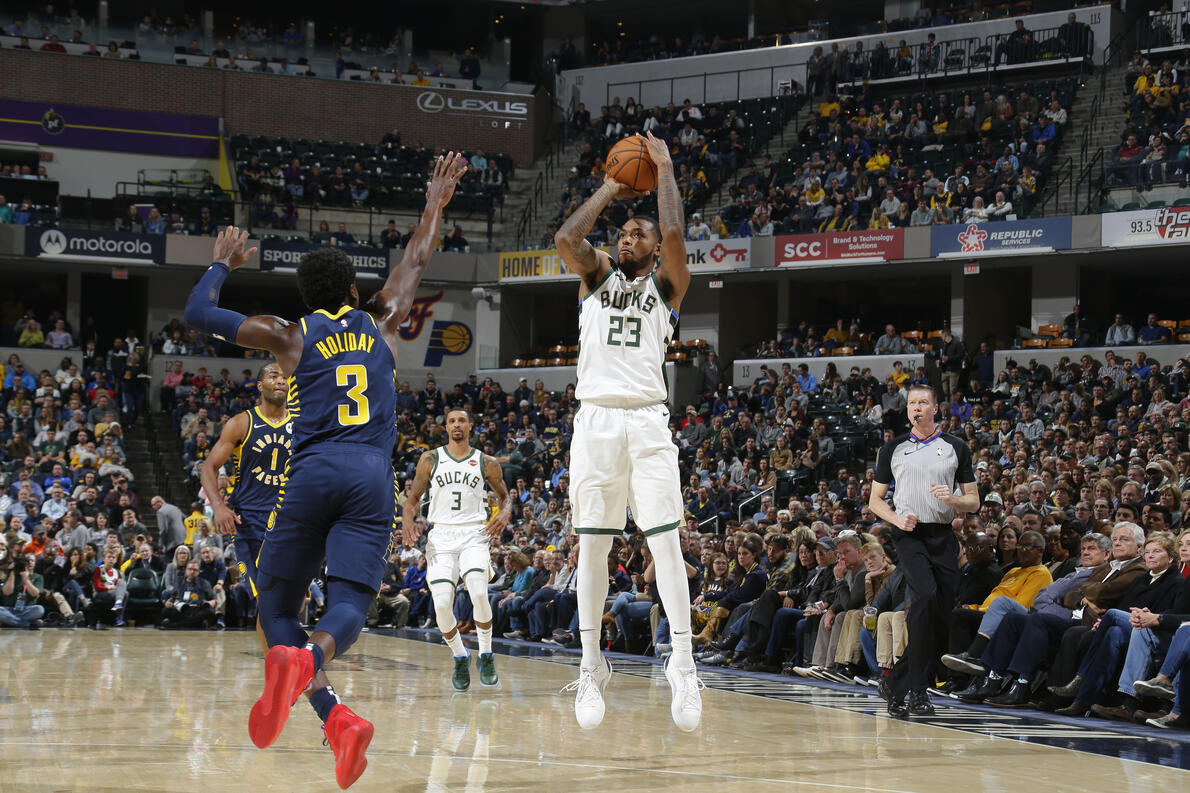 PHOTO RECAP: Bucks 102 - Pacers 83 | 11.16.19 Photo Gallery | NBA.com