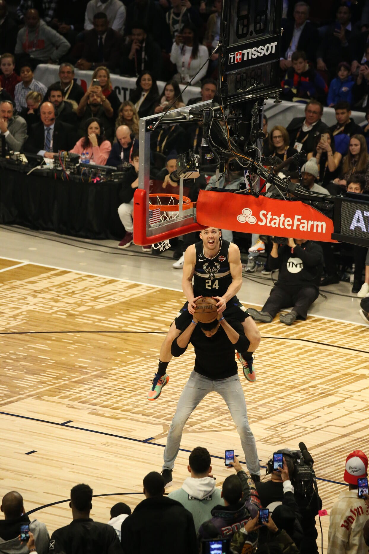 Pat Connaughton Competes in 2020 AT&T Slam Dunk Contest Photo Gallery ...