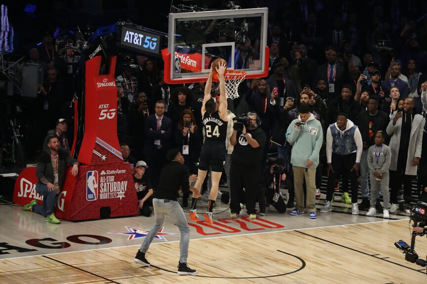 Pat Connaughton Competes in 2020 AT&T Slam Dunk Contest Photo Gallery ...