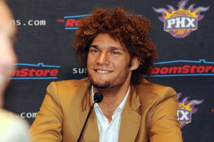 In Photos: Robin Lopez Signs With Bucks Photo Gallery | NBA.com