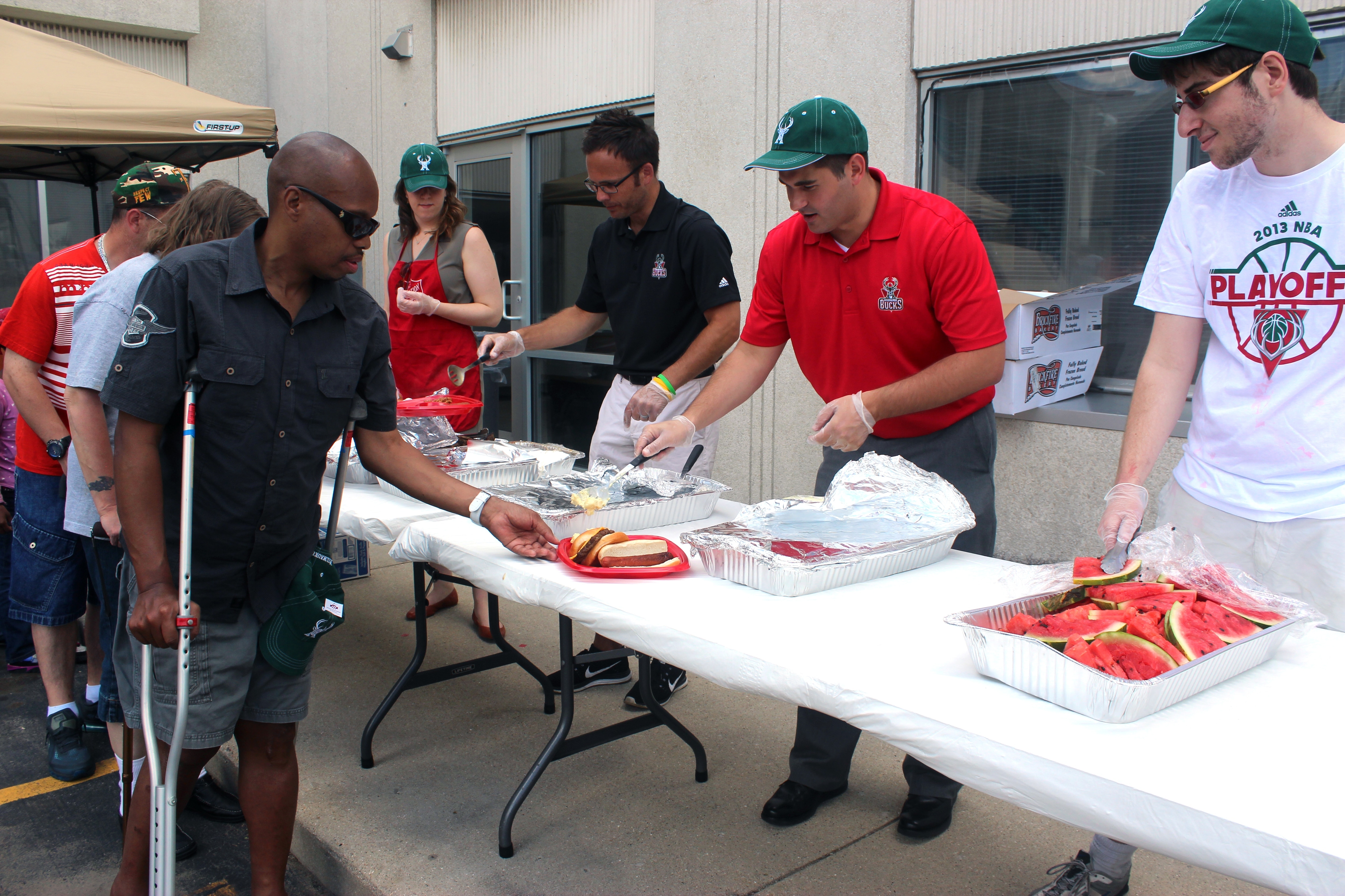 Bucks Join Salvation Army Lodge for Summer Cookout | Milwaukee Bucks