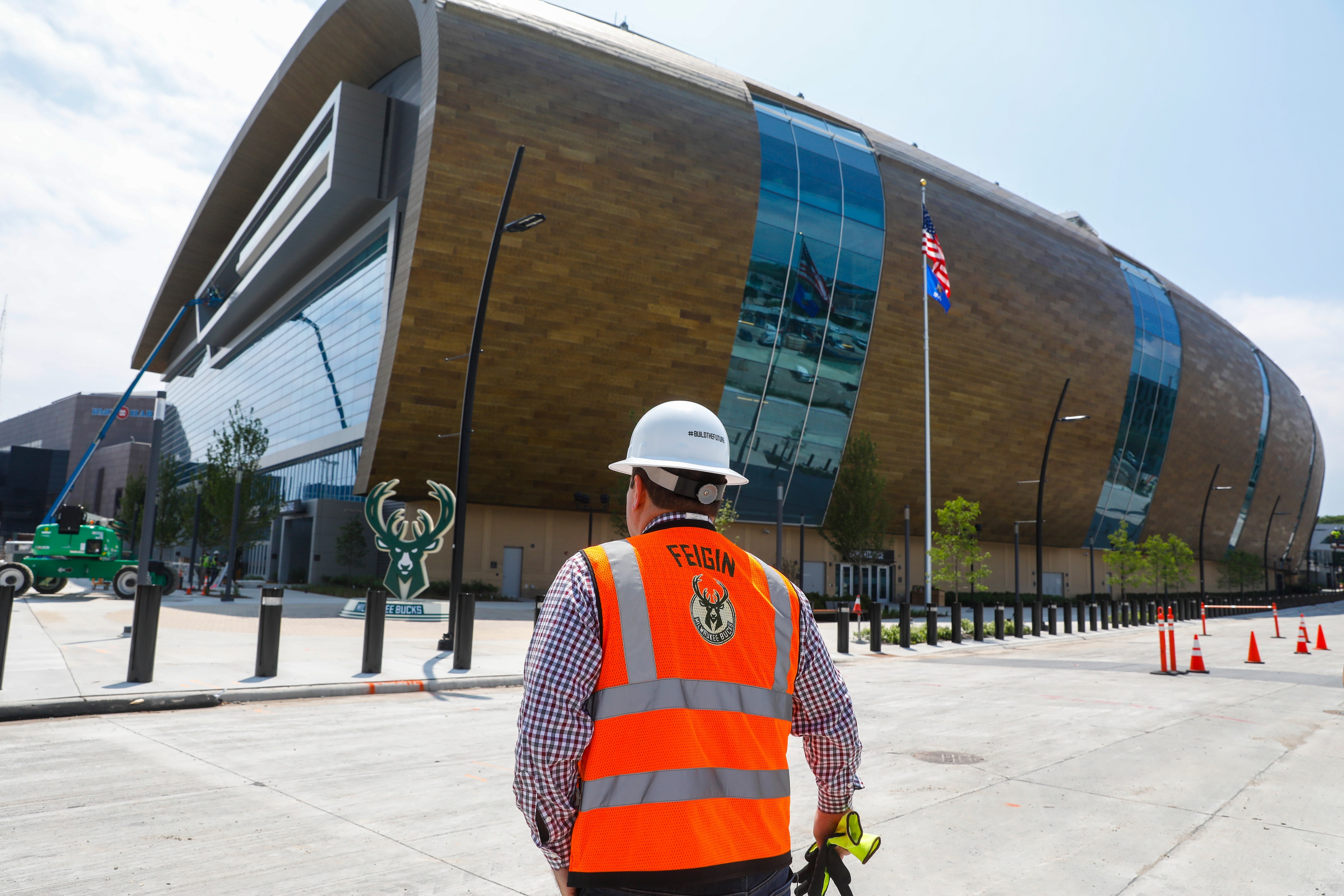 Peter Feigin Leads Media Tour Of New Arena Photo Gallery | NBA.com
