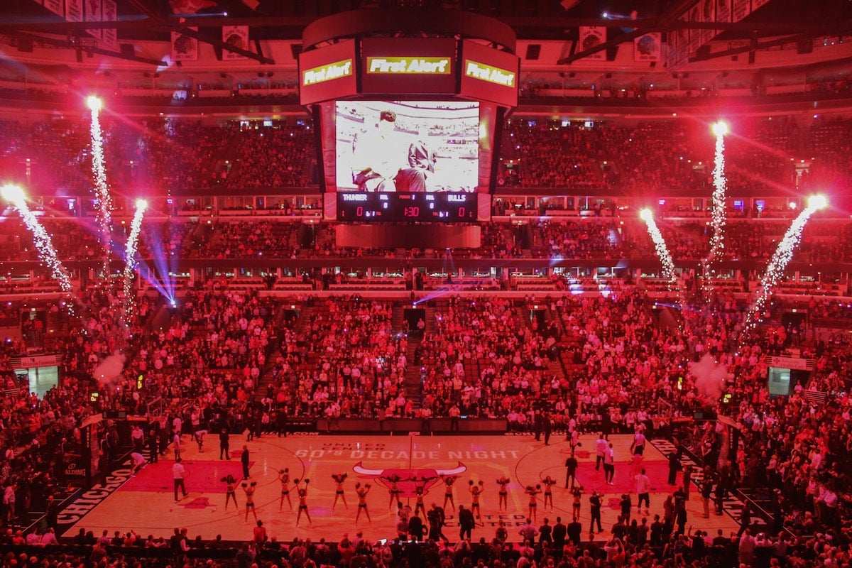 50 Years of Fans: 60s Night | Chicago Bulls