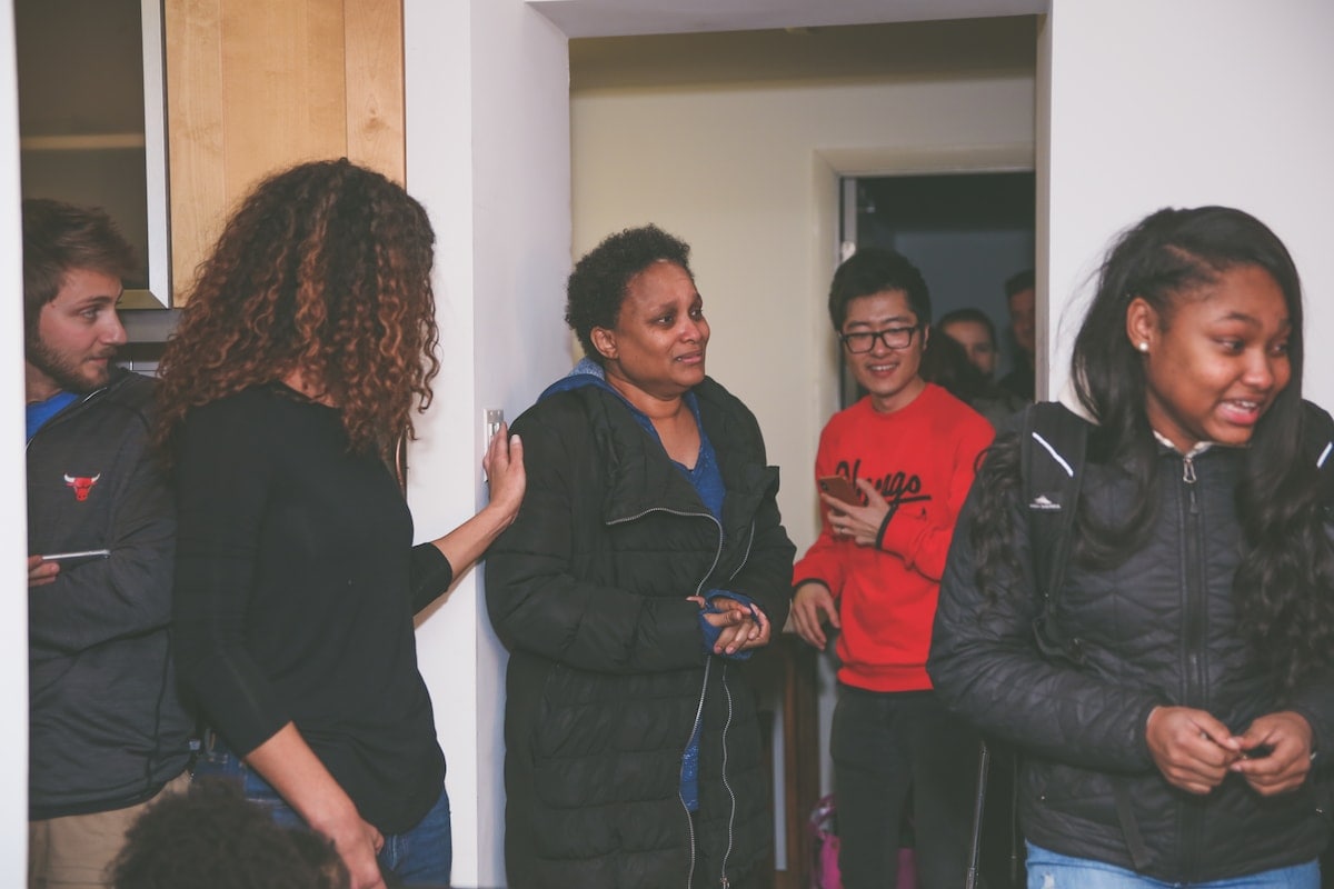 BOBBY PORTIS AND THE ROOMPLACE TEAM UP FOR A HOME MAKEOVER Photo ...