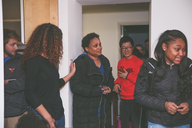 BOBBY PORTIS AND THE ROOMPLACE TEAM UP FOR A HOME MAKEOVER Photo ...