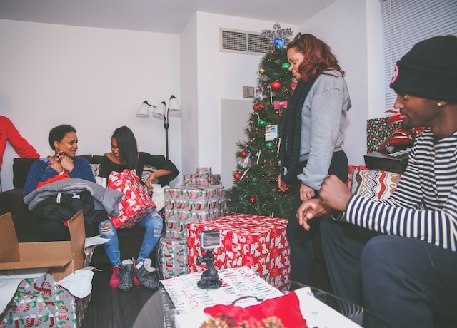 BOBBY PORTIS AND THE ROOMPLACE TEAM UP FOR A HOME MAKEOVER Photo ...