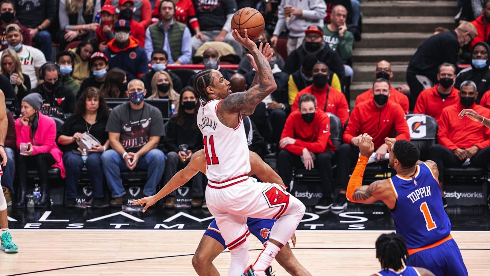 Chuck Checks In: Bulls beat Knicks to move into top spot in Eastern ...
