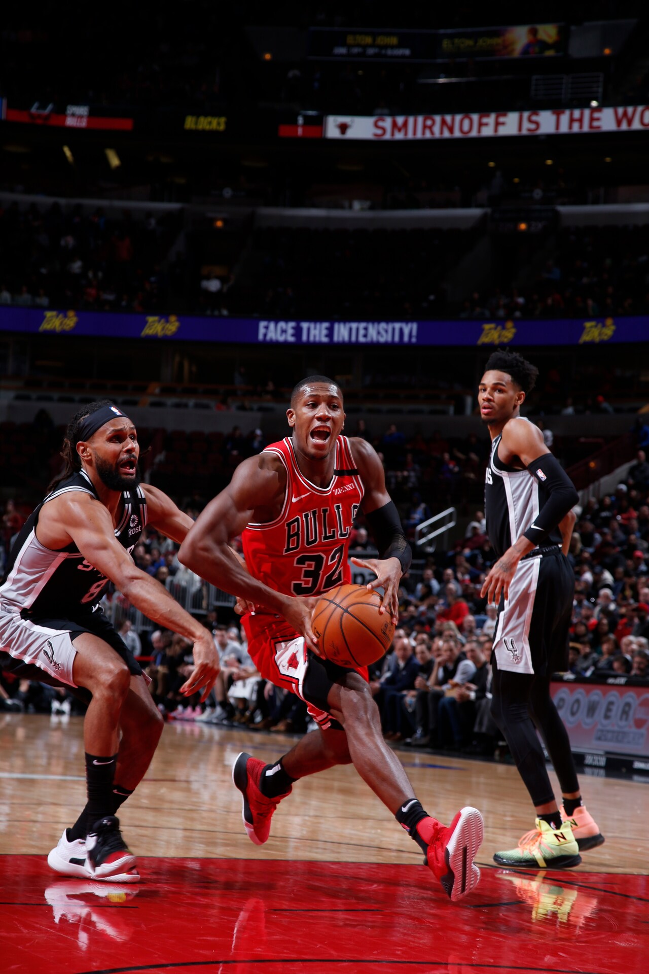 Photo Gallery: Bulls win over the Spurs Photo Gallery | NBA.com