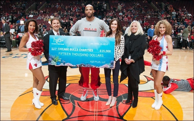 Chicago Bulls recognize H20 Plus' "And One" donation to Chicago Bulls ...
