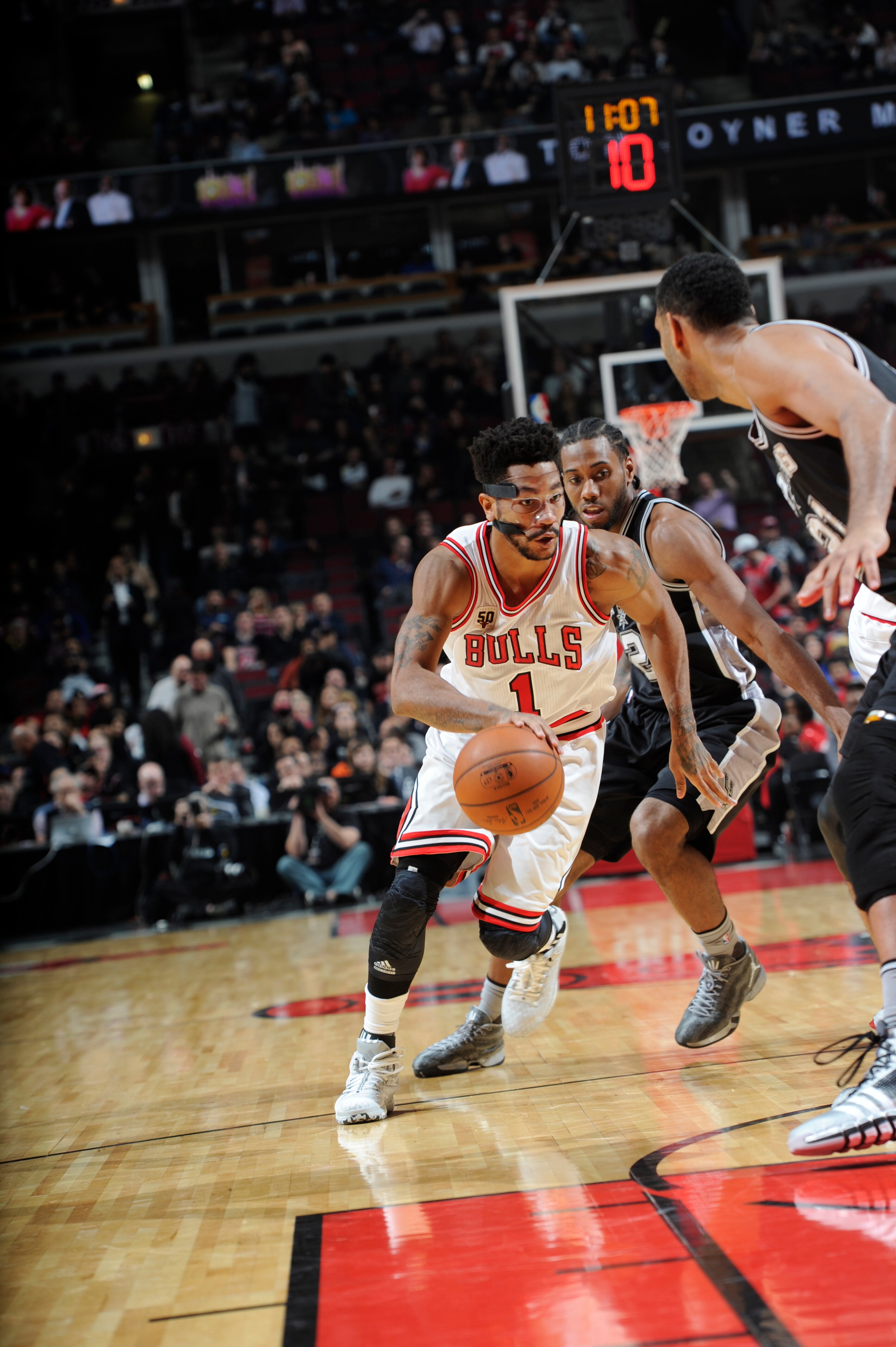Photo Gallery: Bulls Vs. Spurs 11.30.15 Photo Gallery | NBA.com