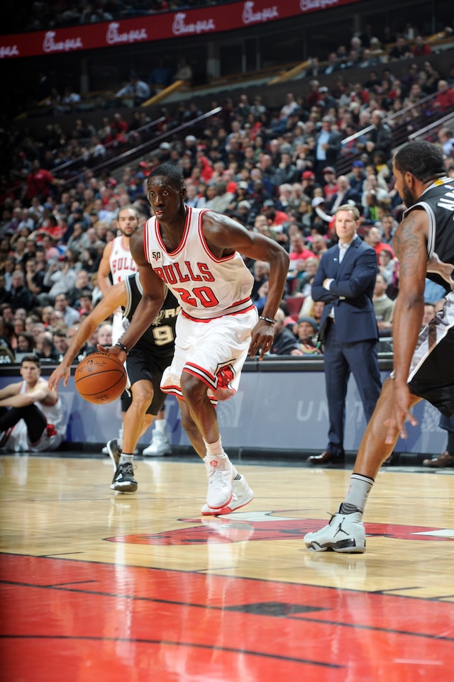 Photo Gallery: Bulls Vs. Spurs 11.30.15 Photo Gallery | NBA.com