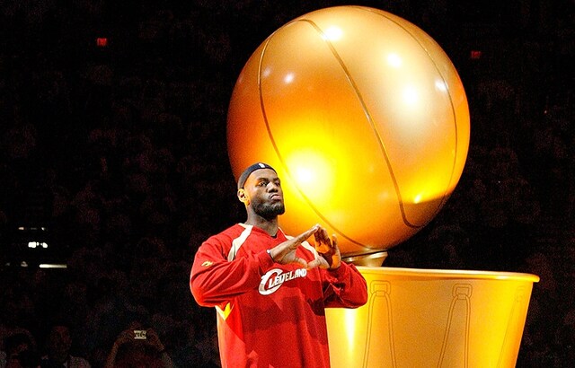 Cavs History of LeBron James Photo Gallery | NBA.com