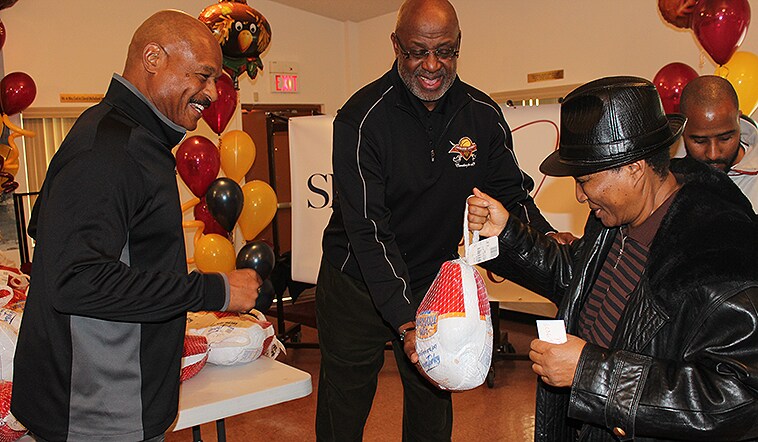 Cavs Legends Provide Thanksgiving Dinner for Needy Families | NBA.com