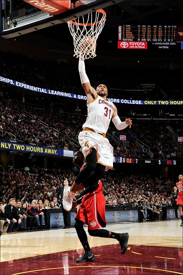 Cavaliers vs. Atlanta Hawks - November 15, 2014 Photo Gallery | NBA.com