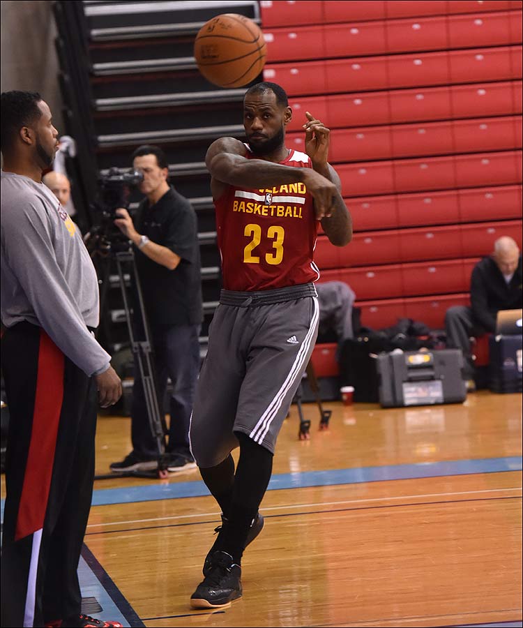 LeBron James: Cavaliers All-Time Assists Leader Photo Gallery | NBA.com