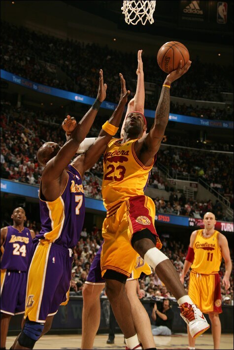 Cavaliers vs. Lakers - February 8th, 2009 Photo Gallery | NBA.com