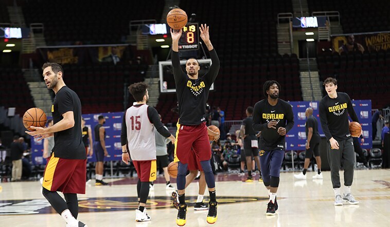 Behind-the-Scenes from Thursday's Practice | Cleveland Cavaliers