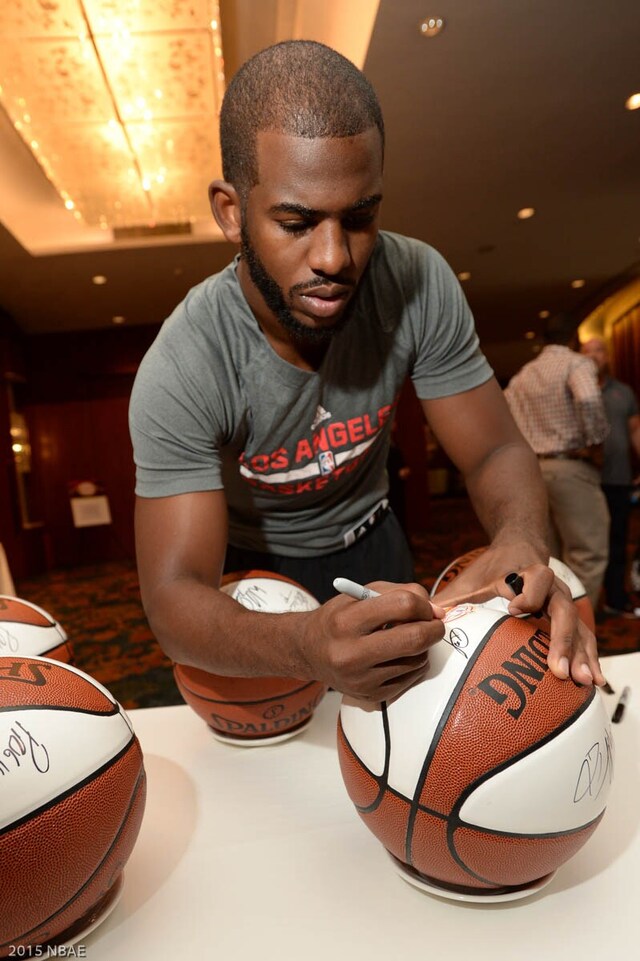 Photos: Day 3 in Shenzhen Photo Gallery | NBA.com