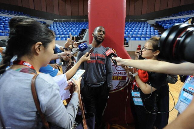 Photos: Day 3 in Shenzhen Photo Gallery | NBA.com