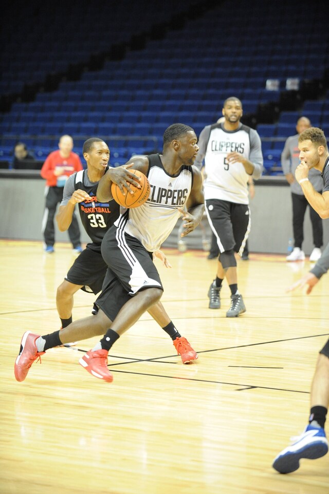 Photos: Shanghai Fan Appreciation Day | 10/13/15 Photo Gallery | NBA.com