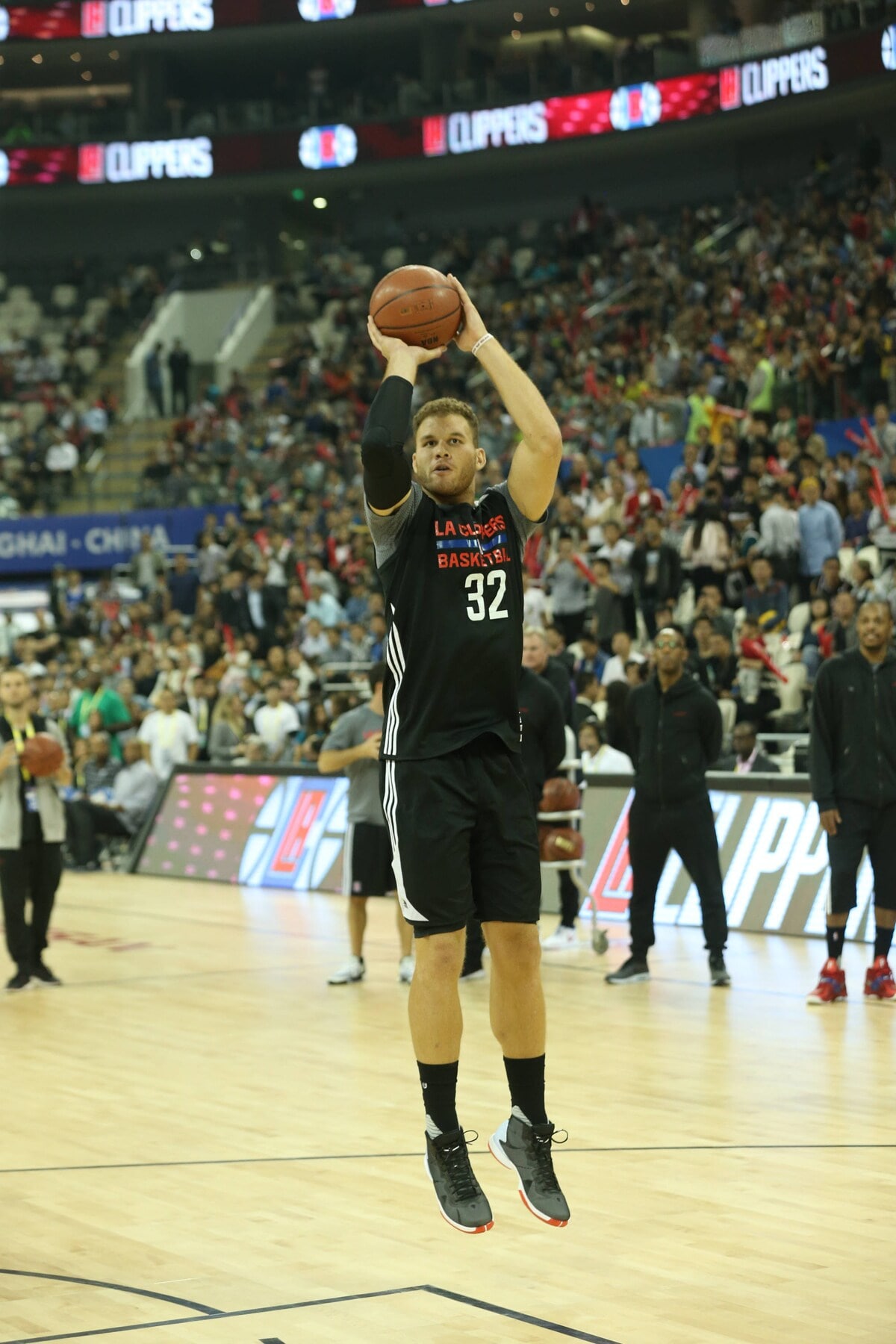 Photos: Shanghai Fan Appreciation Day | 10/13/15 Photo Gallery | NBA.com