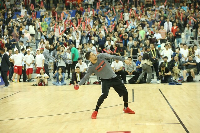 Photos: Shanghai Fan Appreciation Day | 10/13/15 Photo Gallery | NBA.com
