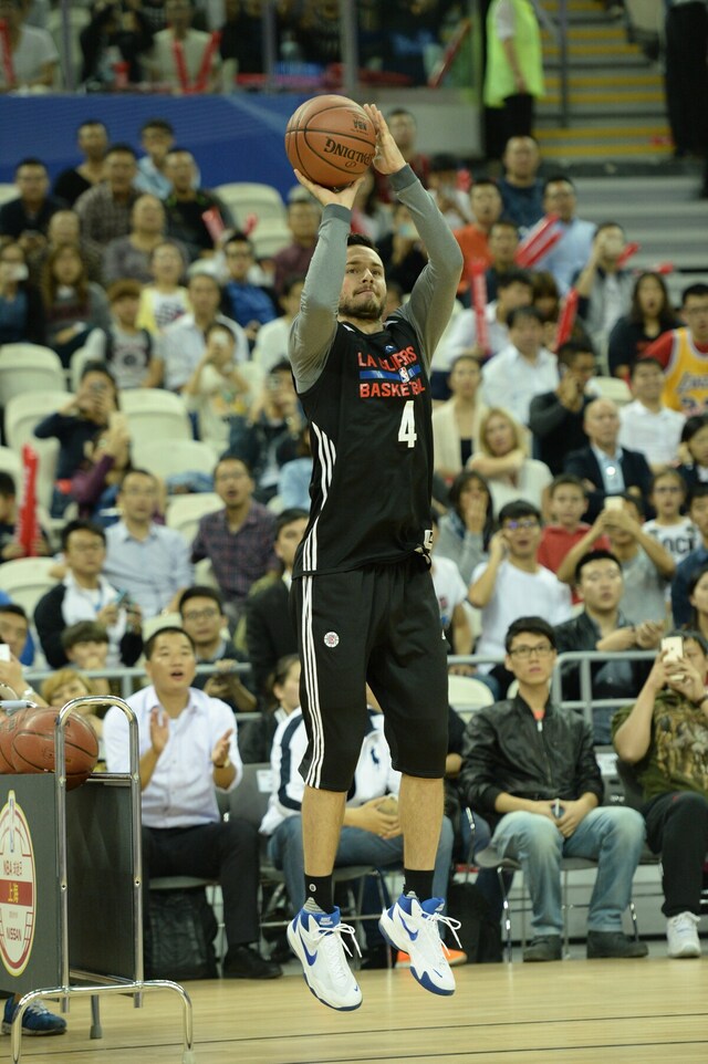 Photos: Shanghai Fan Appreciation Day | 10/13/15 Photo Gallery | NBA.com