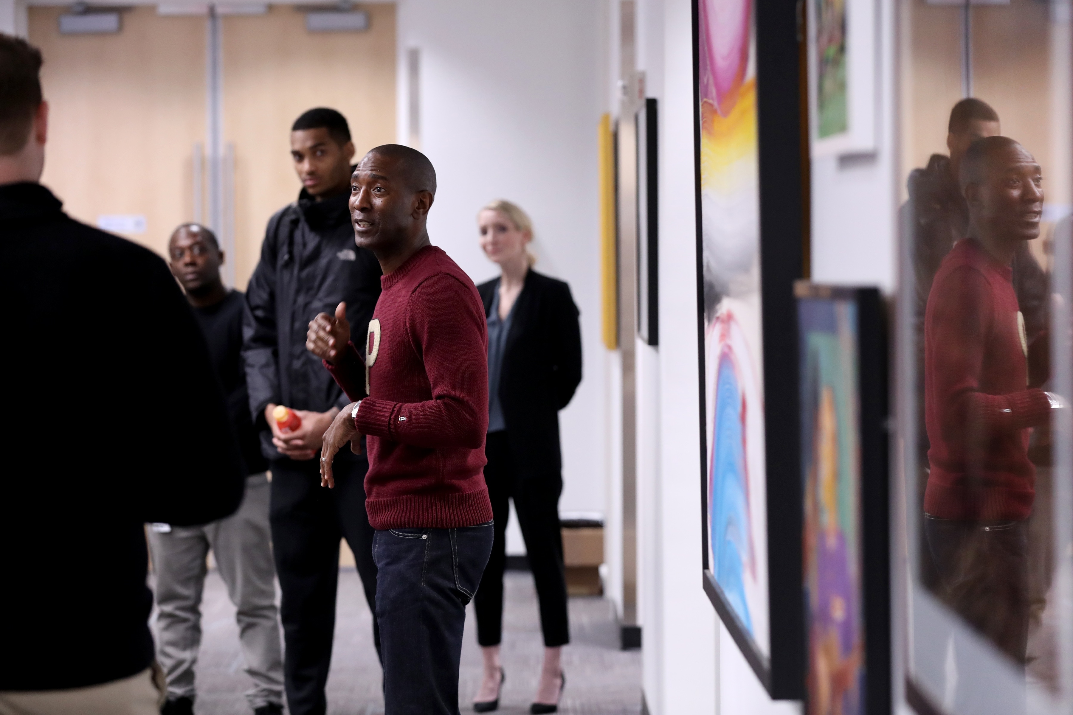 Elliot Perry showcases African-American art in Grizzlies players lounge ...