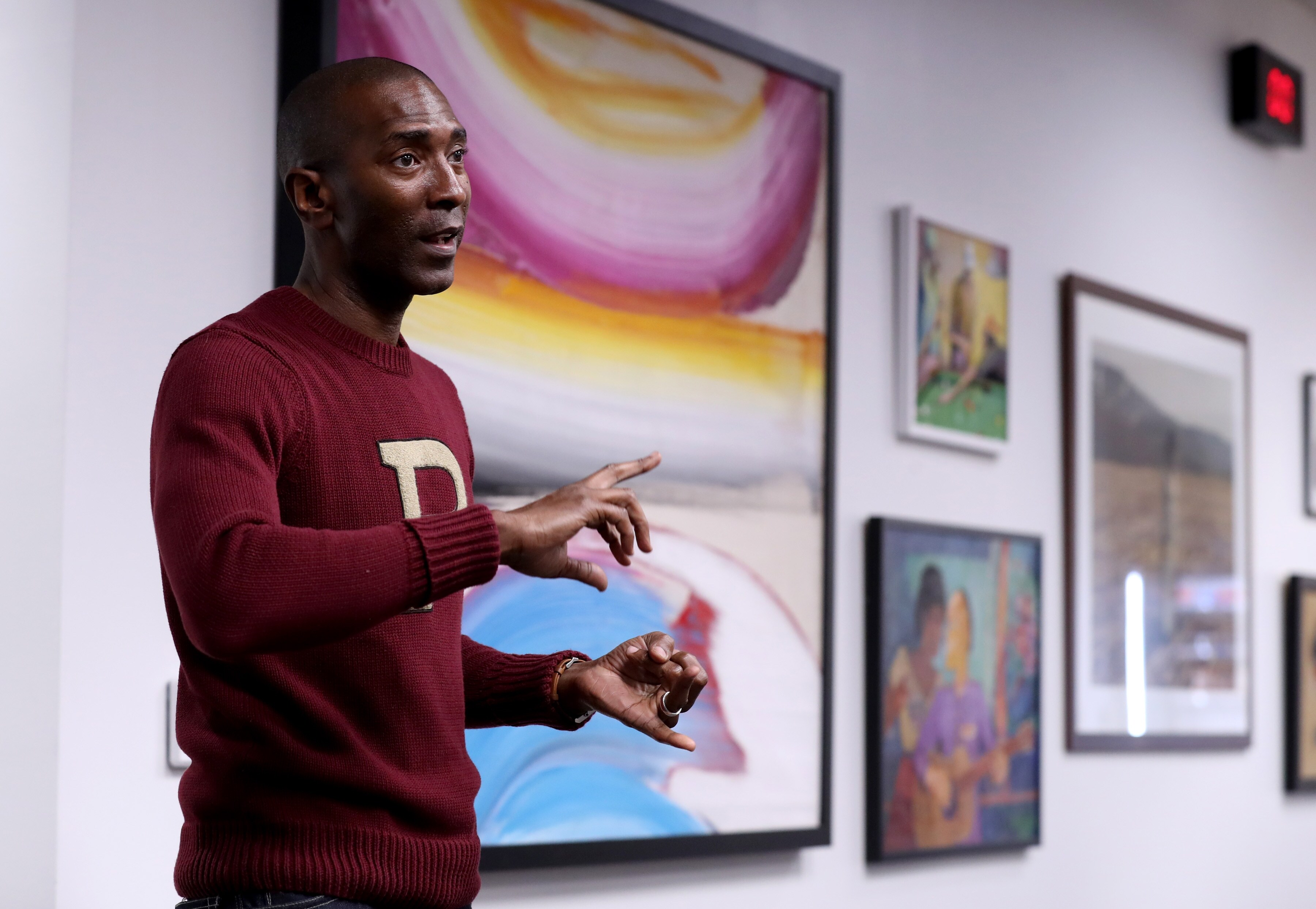 Elliot Perry showcases African-American art in Grizzlies players lounge ...