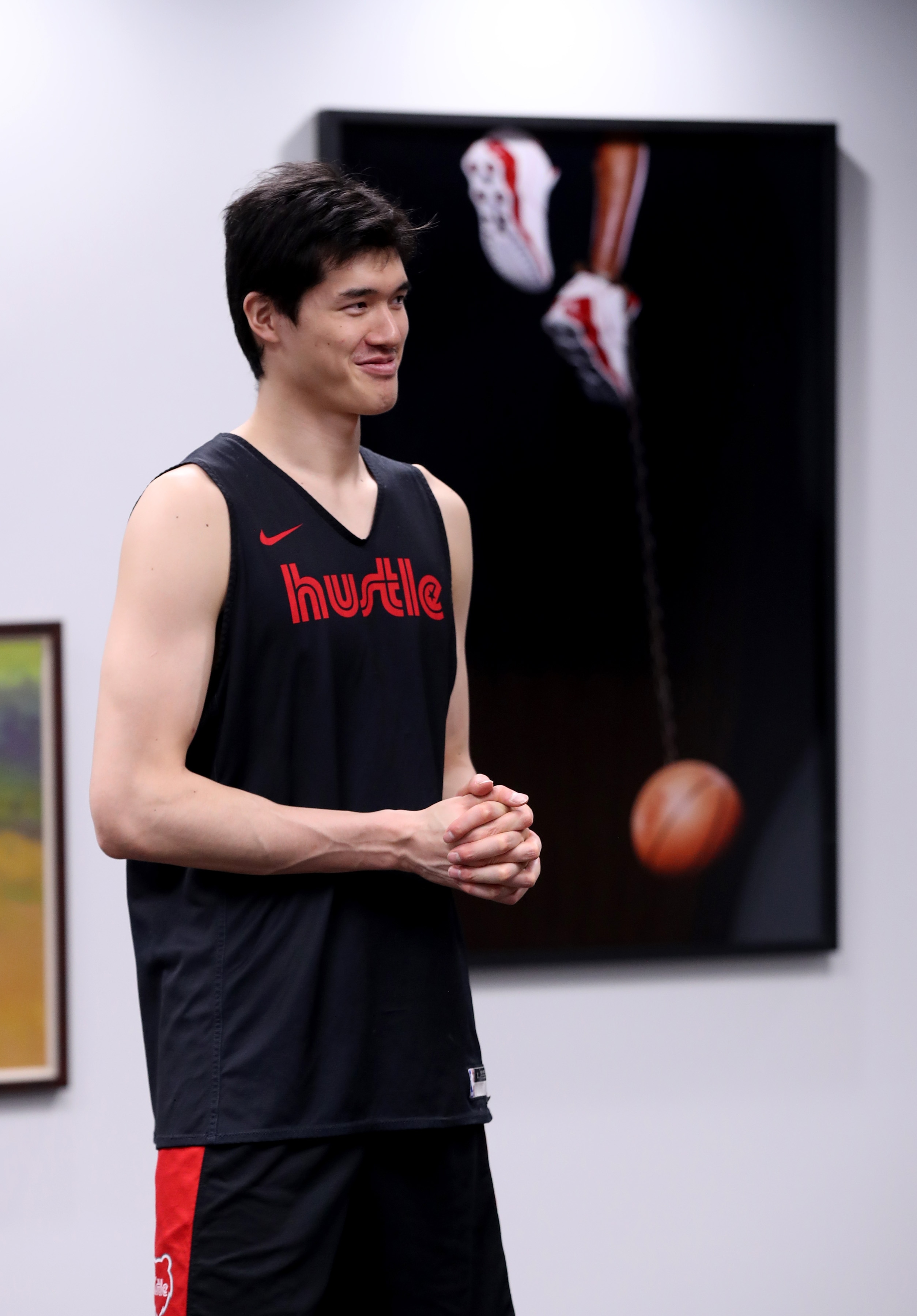 Elliot Perry showcases African-American art in Grizzlies players lounge ...