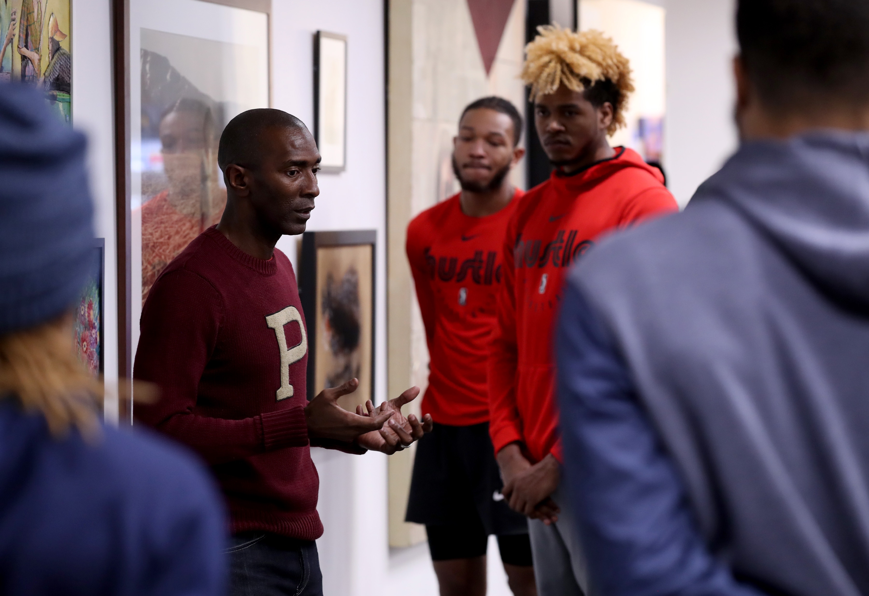 Elliot Perry showcases African-American art in Grizzlies players lounge ...