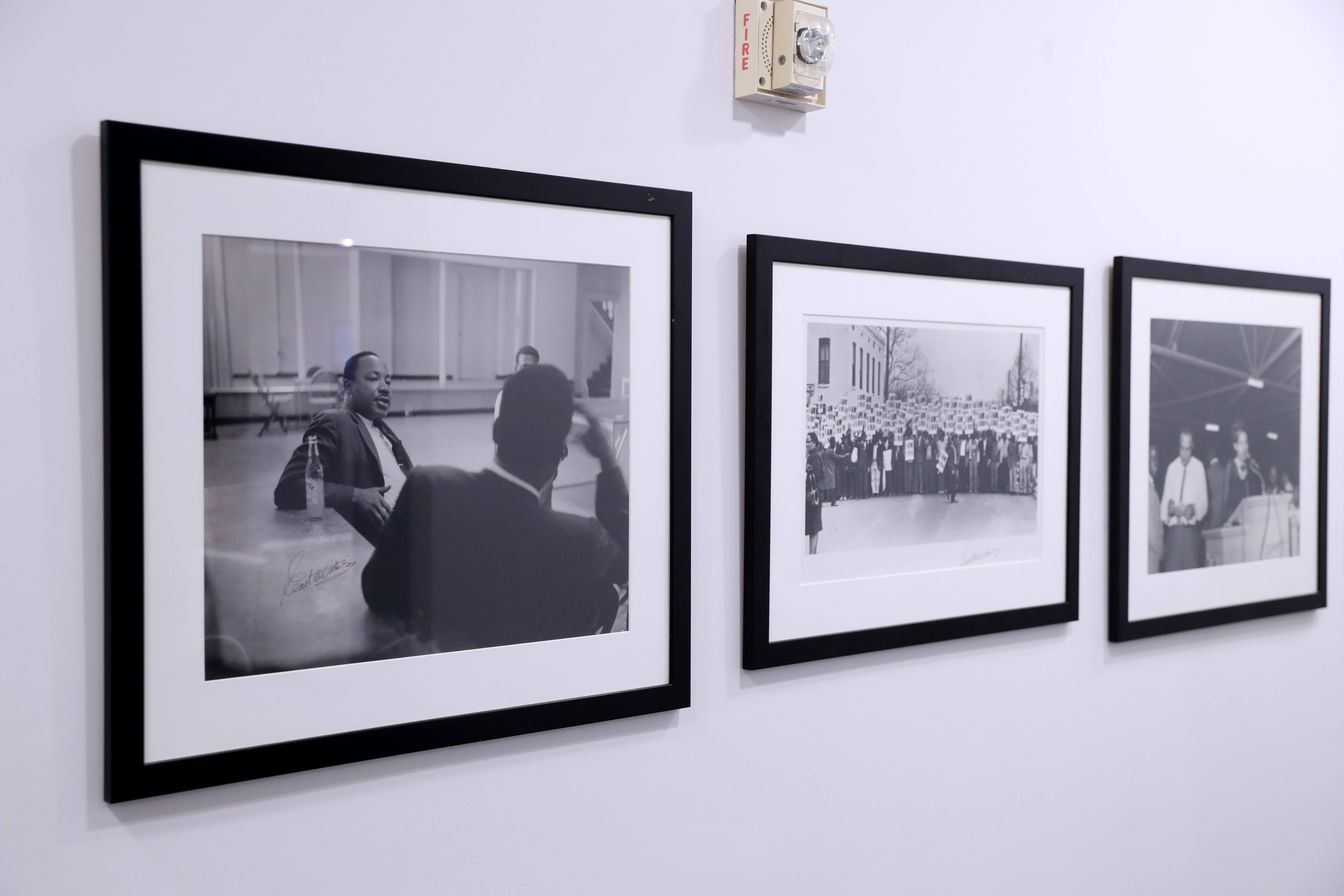 Elliot Perry showcases African-American art in Grizzlies players lounge ...