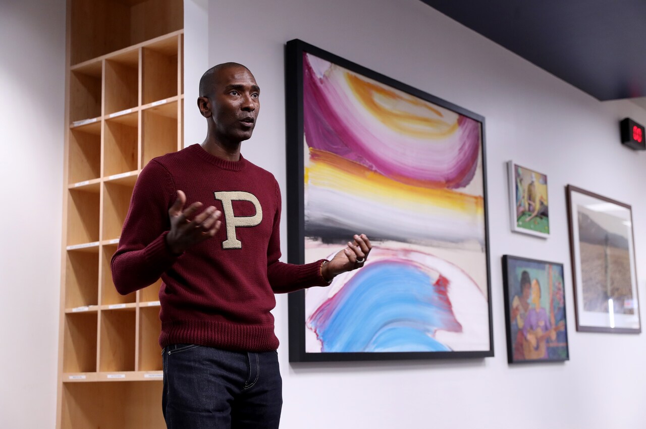 Elliot Perry showcases African-American art in Grizzlies players lounge ...
