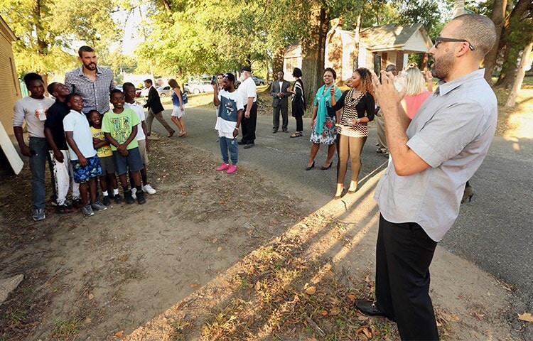 Gasol & Fizdale Greenleaf Learning Farms photos Photo Gallery | NBA.com