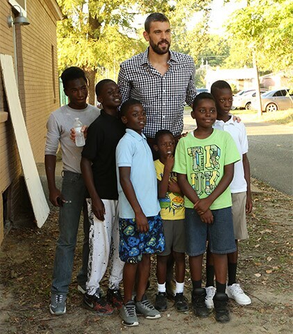 Gasol & Fizdale Greenleaf Learning Farms photos Photo Gallery | NBA.com