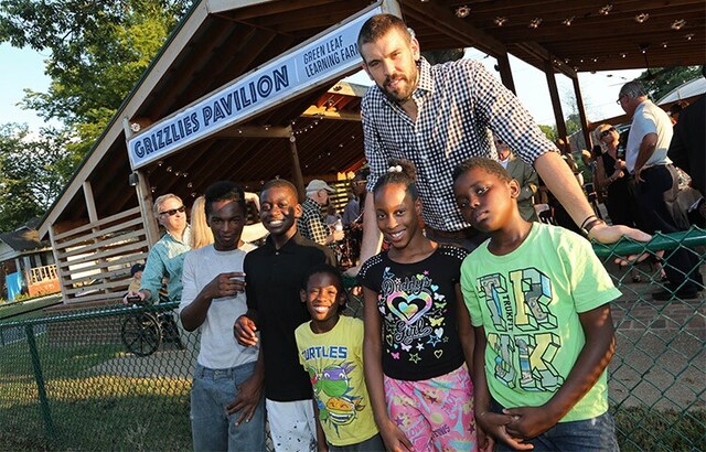 Gasol & Fizdale Greenleaf Learning Farms photos Photo Gallery | NBA.com