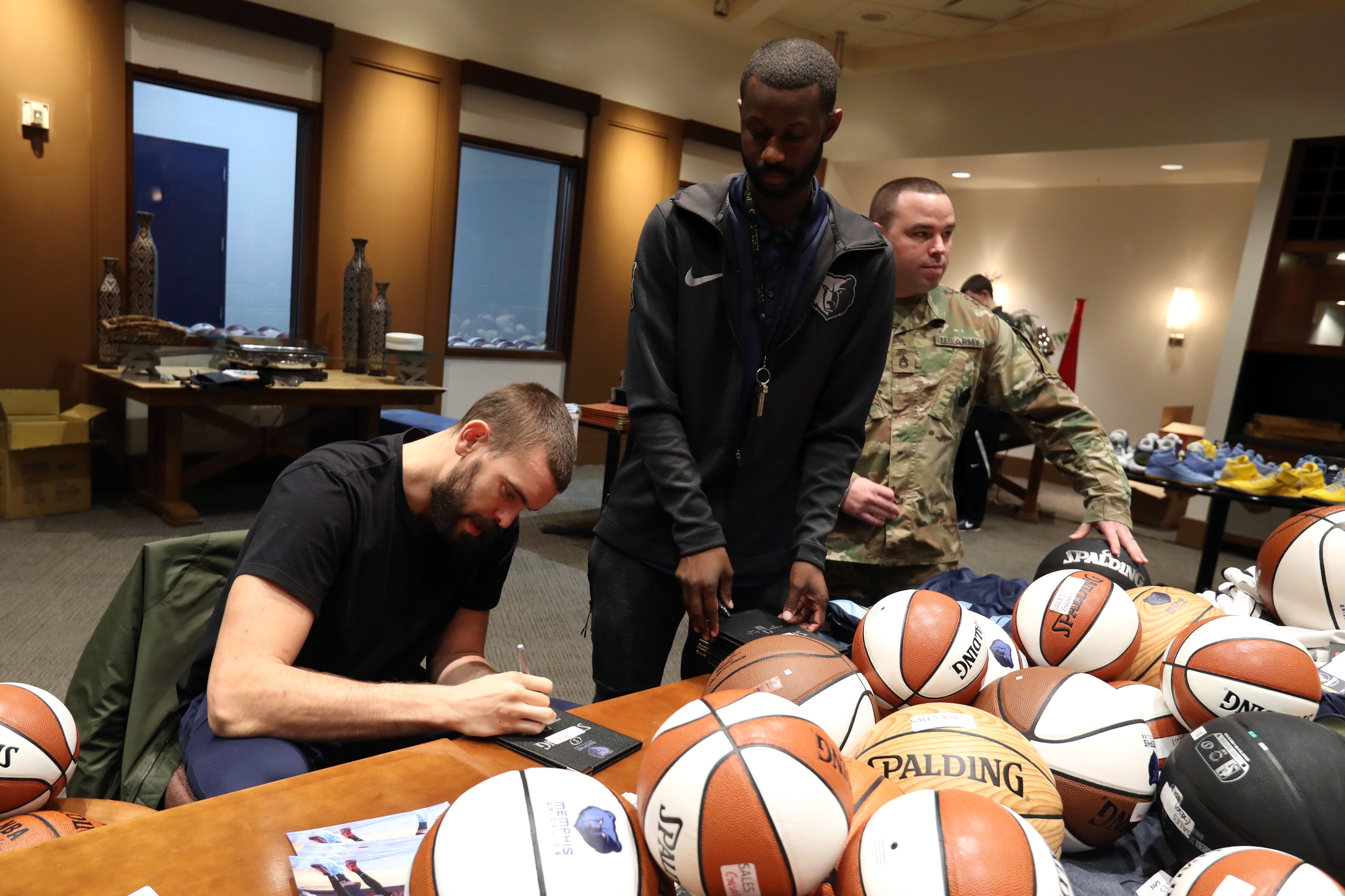 Team signing day 2018 photos Photo Gallery | NBA.com