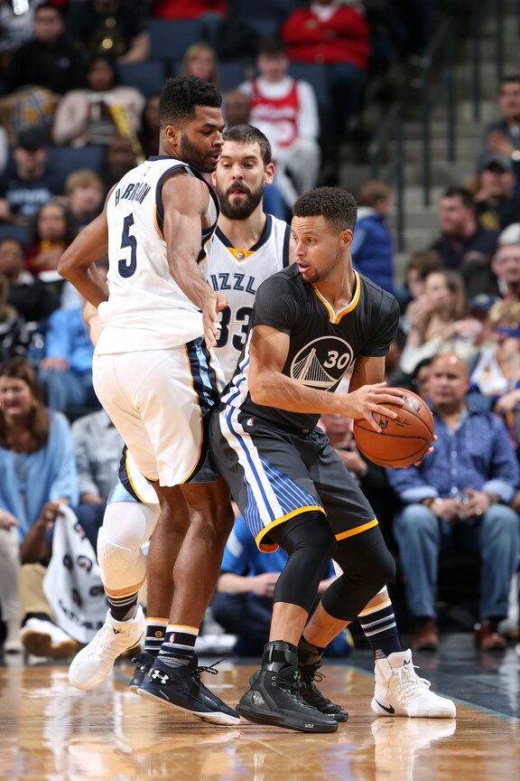 Grizzlies vs. Warriors 1st half photos Photo Gallery | NBA.com