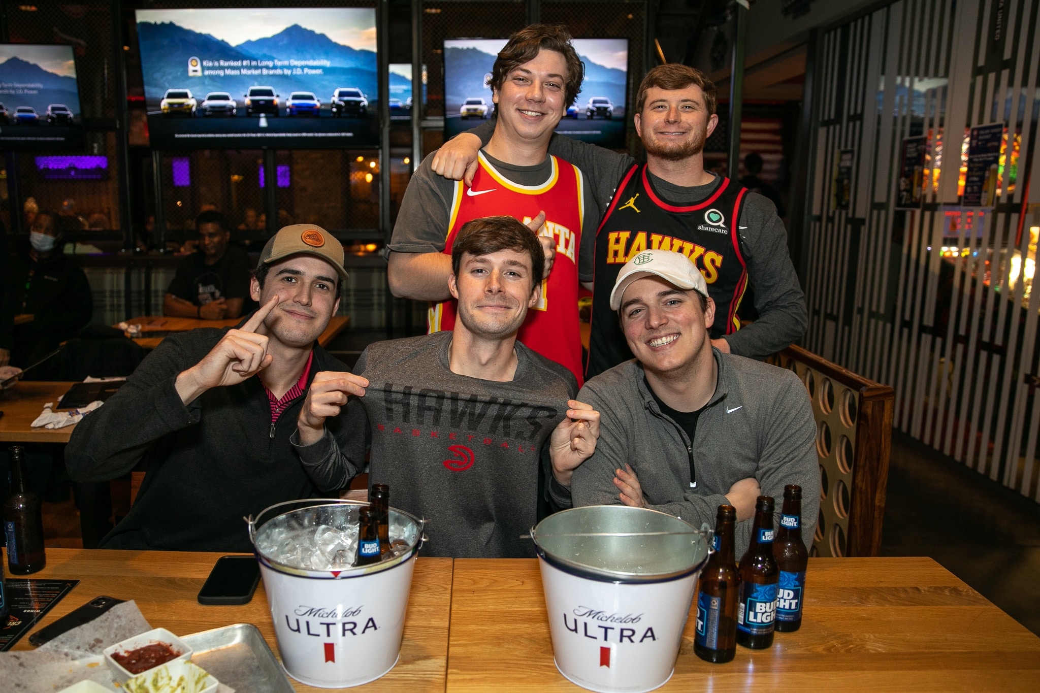 Bar Network Watch Party: Creatwood Tavern Photo Gallery | NBA.com
