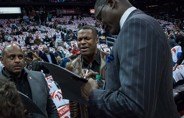 Hawks Fans Celebrate 'Nique Night' at Philips Photo Gallery | NBA.com