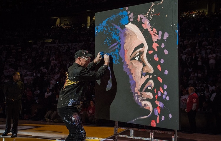 Hawks Fans Celebrate 'Nique Night' at Philips Photo Gallery | NBA.com