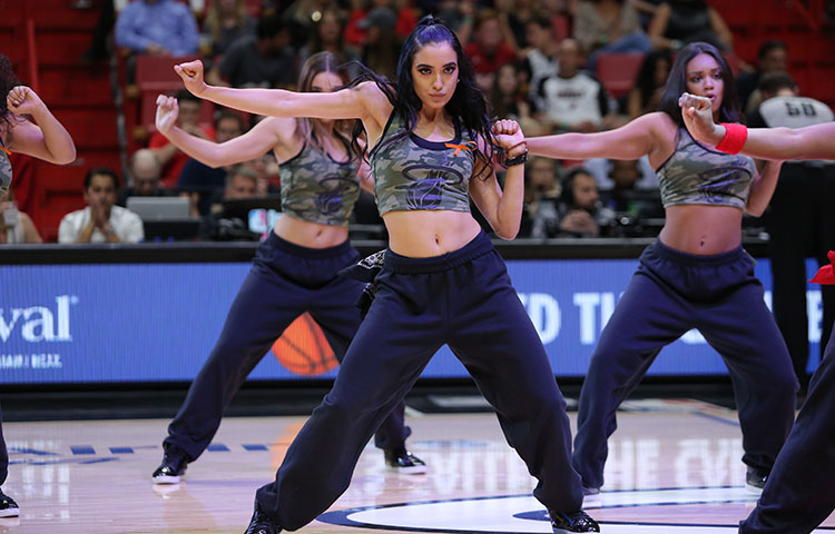 2017-18 Dancer Gallery Eighteen Photo Gallery | NBA.com