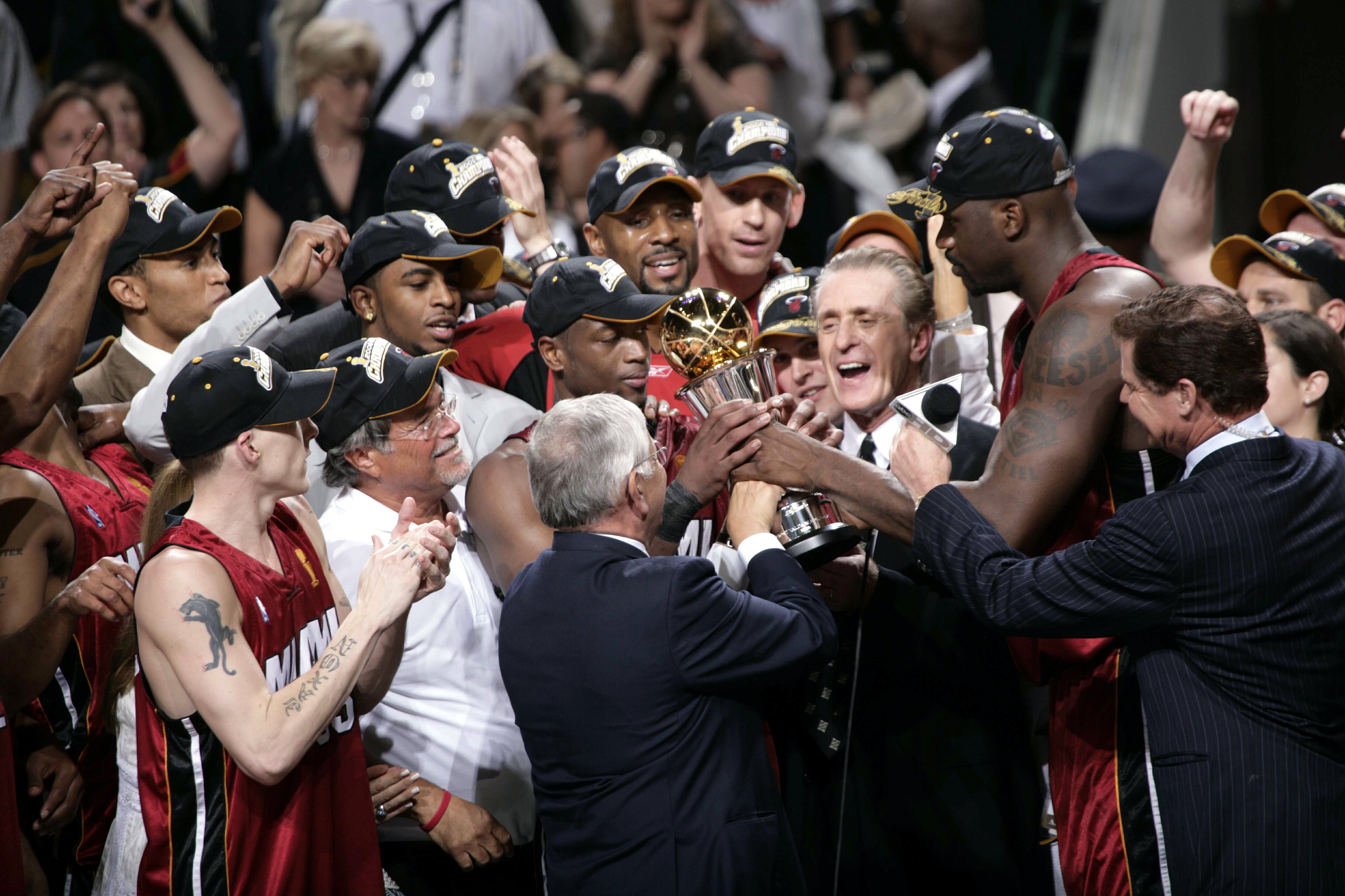 15 Strong: 2006 NBA Finals Game 6 Photo Gallery | Miami Heat